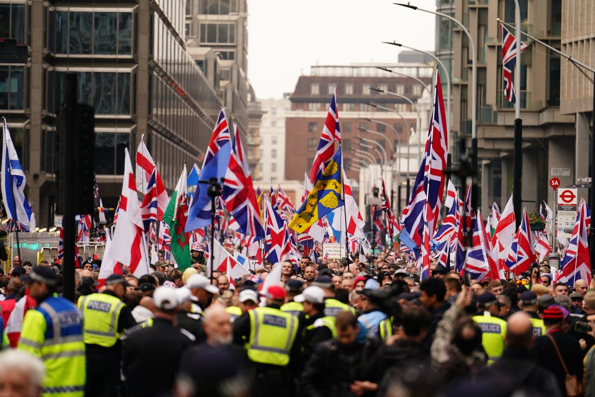 Thousands gather for Tommy Robinson’s protest as activist remains in ...