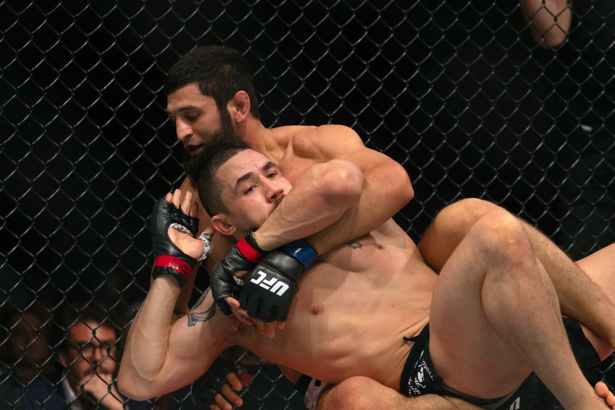 UFC 308: Robert Whittaker breaks silence after jaw mouth injury in ...