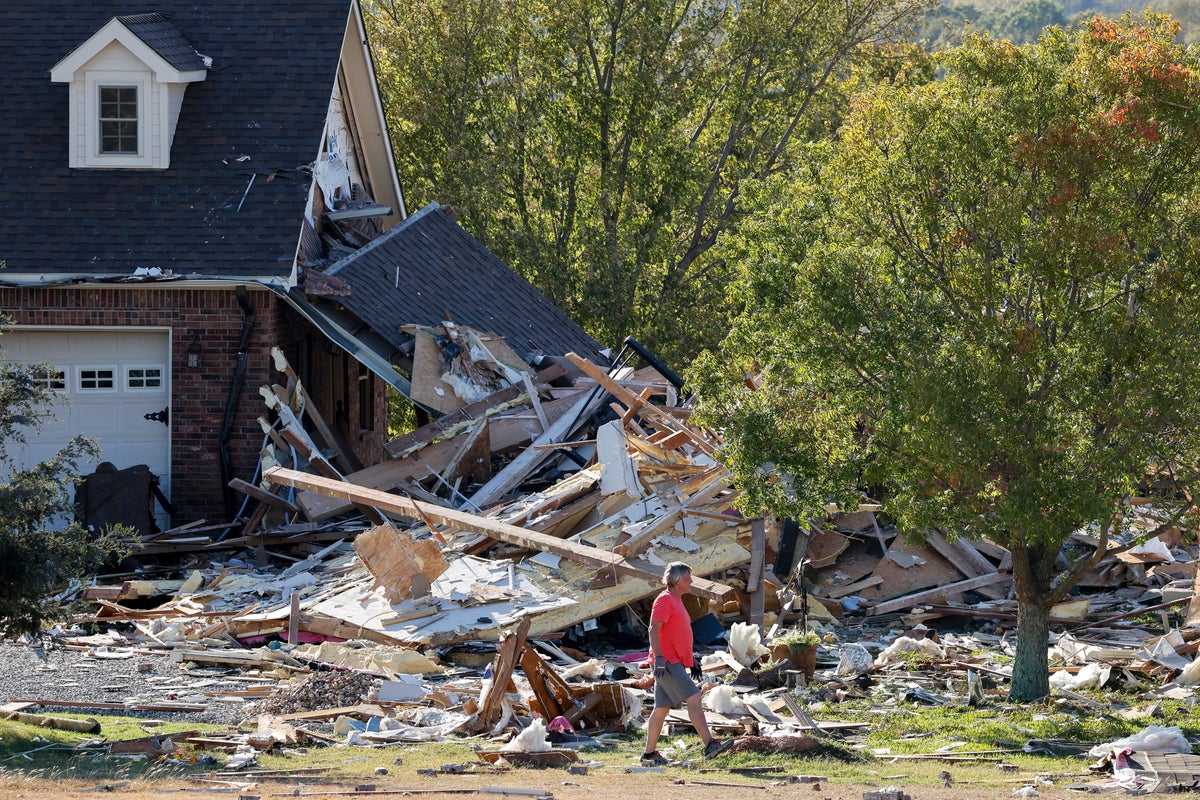 Explosion near Dallas levels house and kills 2 people | The Independent