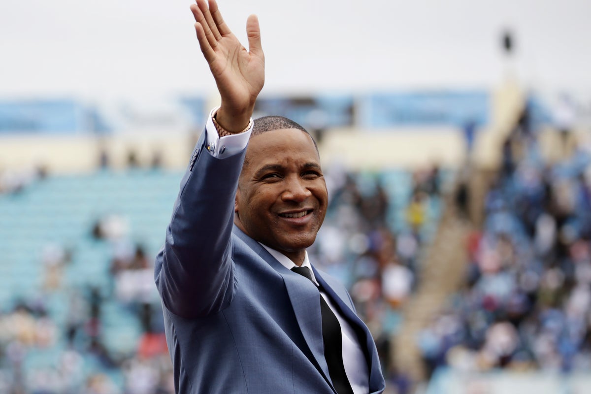 Thousands turn out for inauguration of Botswana's new president, who ...