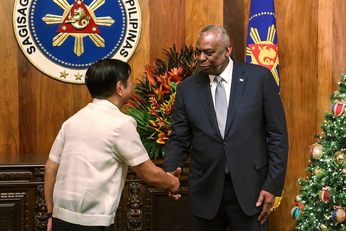 US and Philippines sign a pact to secure shared military intelligence ...