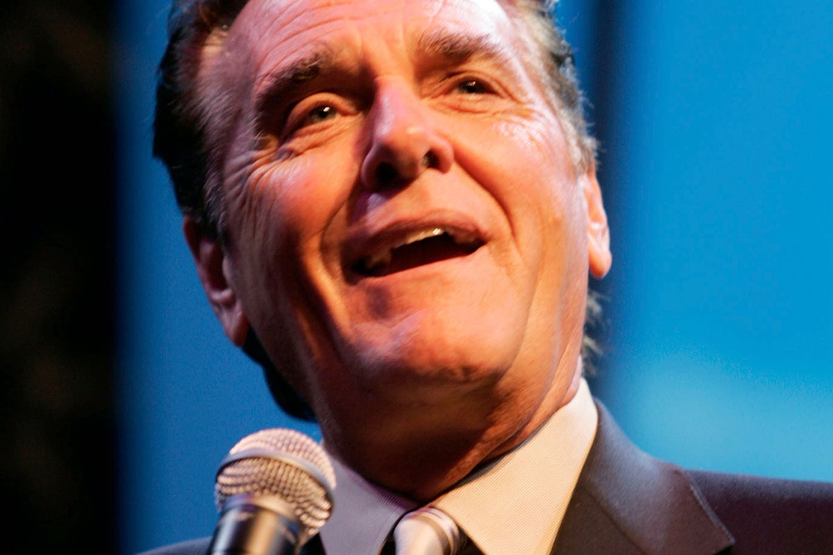 Chuck Woolery, smooth-talking game show host of 'Love Connection' and ...