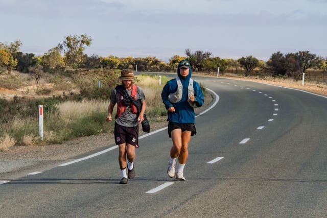 Man breaks British record by running more than 4000km across Australia ...