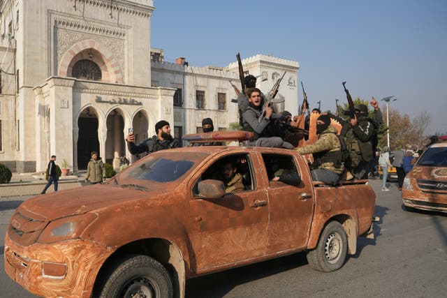 Syrian insurgents close in on Homs as they seek path to Damascus ...
