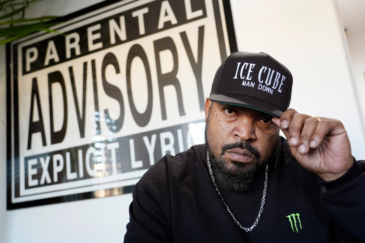 Why a famous rapper turned up at a college football practice | The ...