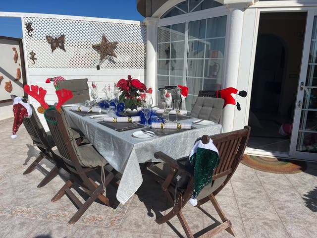 How naturists celebrate Christmas (and navigate cooking dinner naked ...