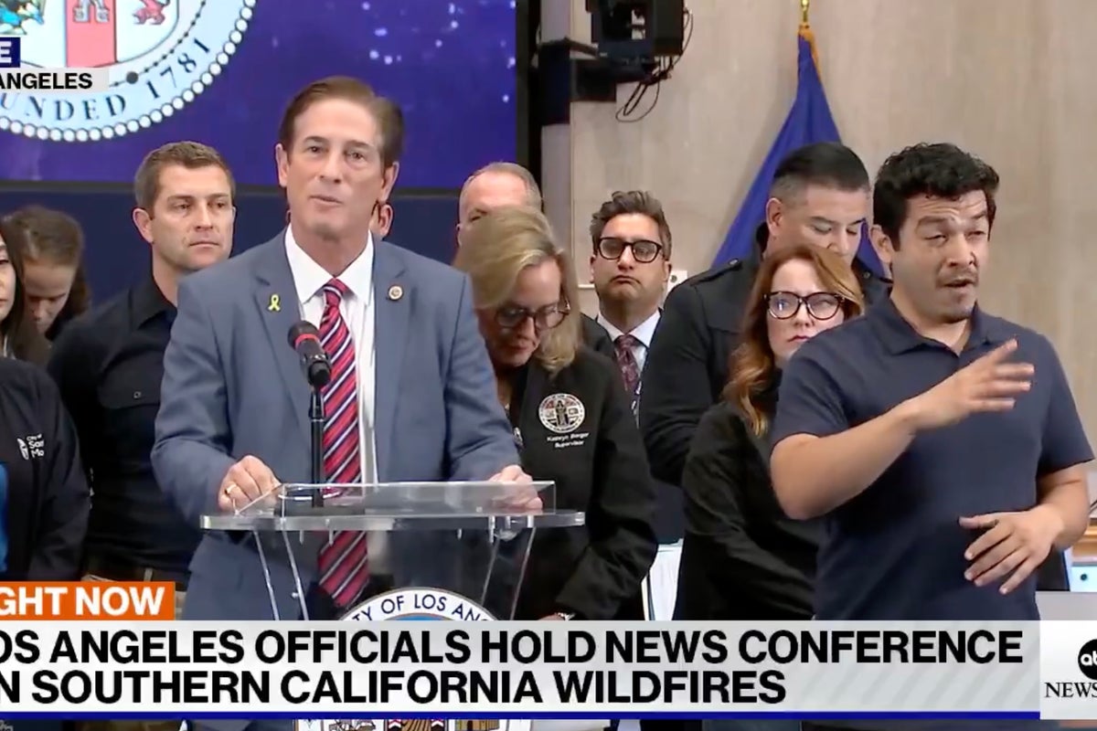 Arrest warning issued after LA fires air tanker is grounded by crash ...