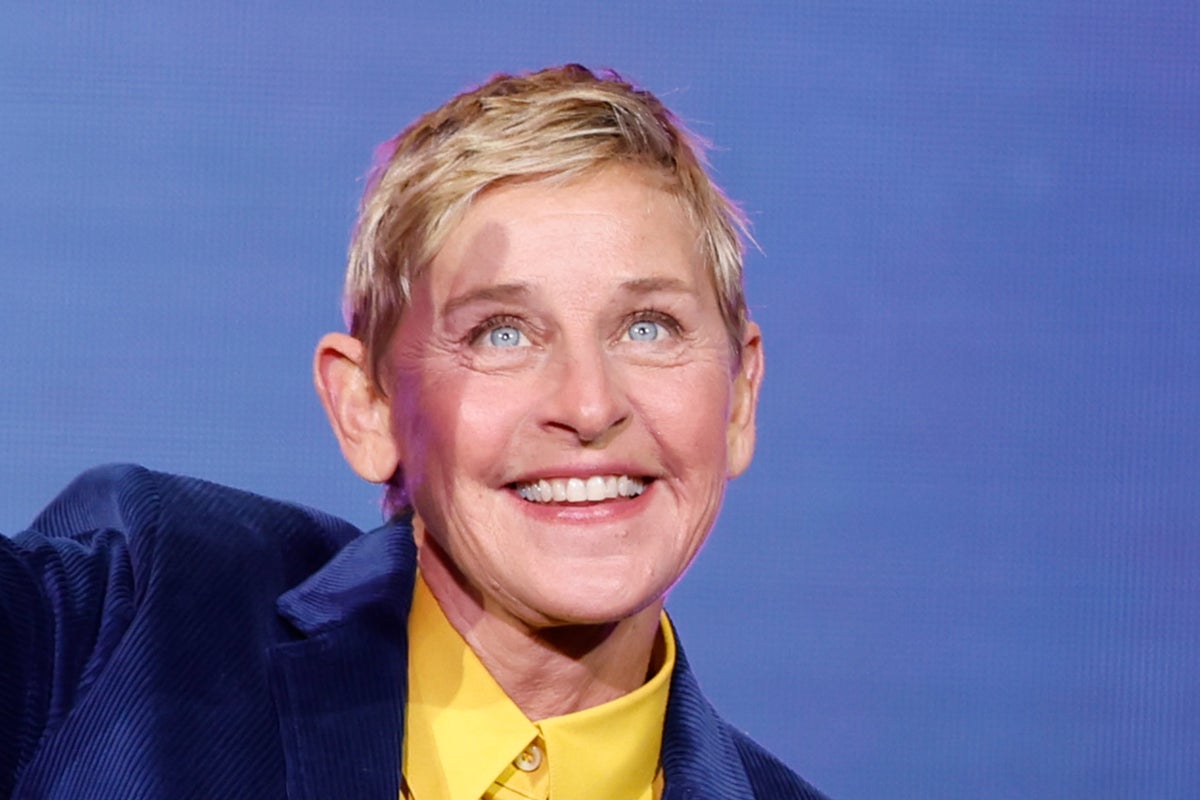 Ellen DeGeneres debuts gray hair transformation as she returns to ...