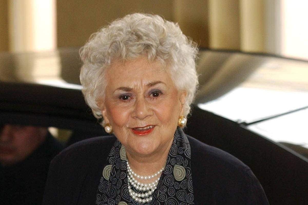 Award-winning actress Dame Joan Plowright dies aged 95 | The Independent