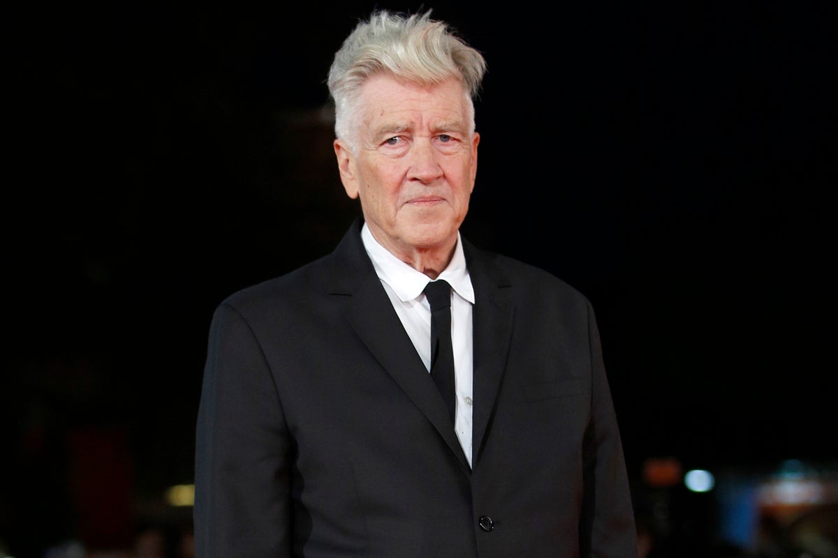Twin Peaks star says late director David Lynch was a ‘father figure ...