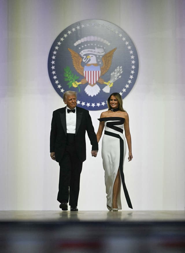 Melania’s ‘stunning’ dress praised as she shares first dance with Trump ...
