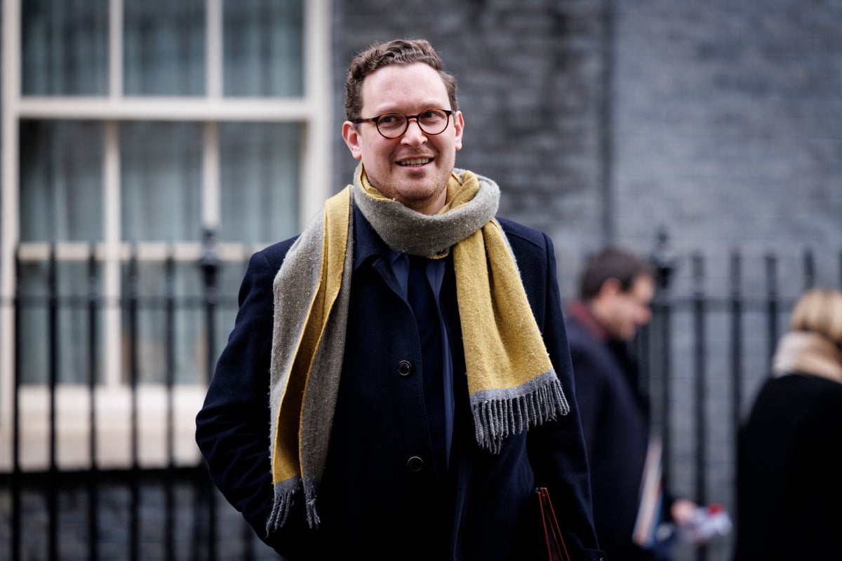 Treasury minister issues warning to departments which fail to make 5% ...