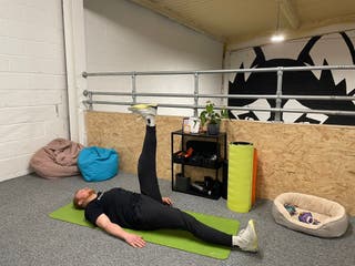 I tried the 12-minute daily workout Helen Mirren’s used for her ‘whole ...