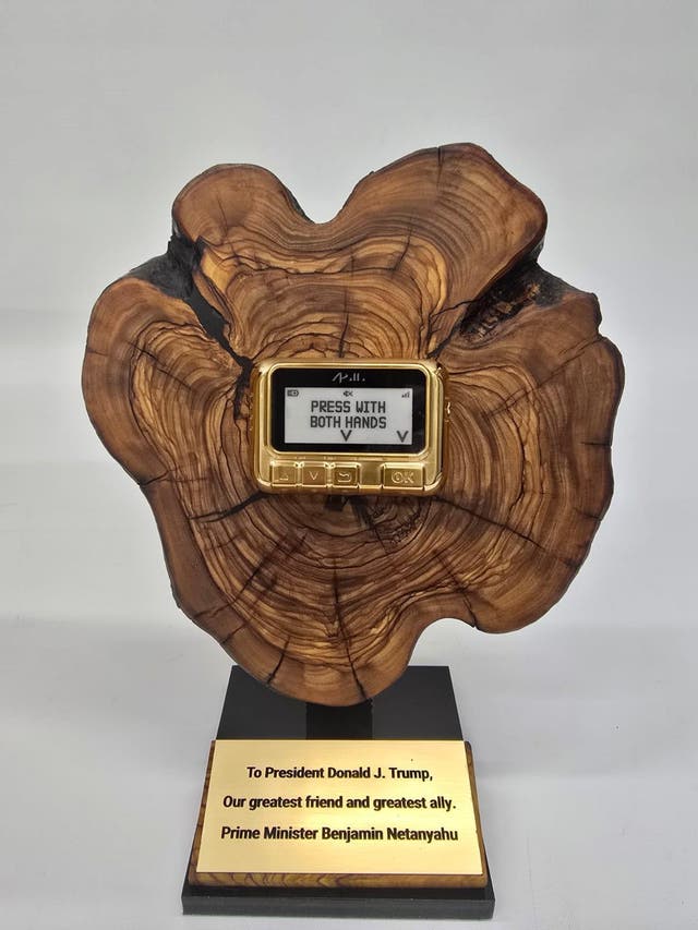 Trump received morbid gift from Israel’s Prime Minister during White ...