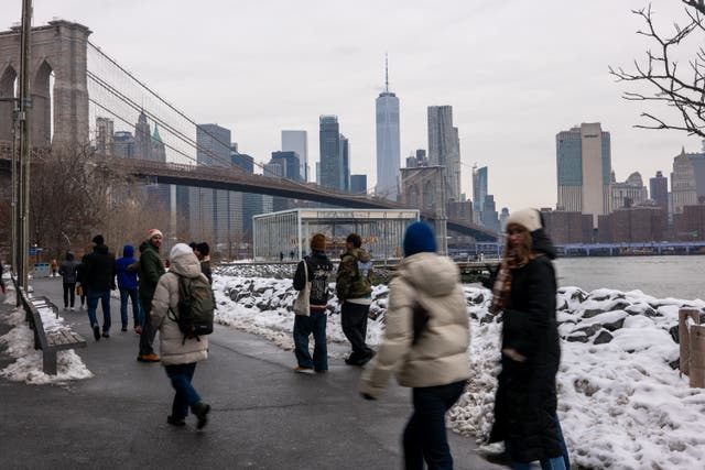 Dangerously cold arctic air moves into US freezing out more than 100 ...