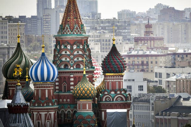 The Russian economy is on the brink of collapse and Putin needs a deal ...