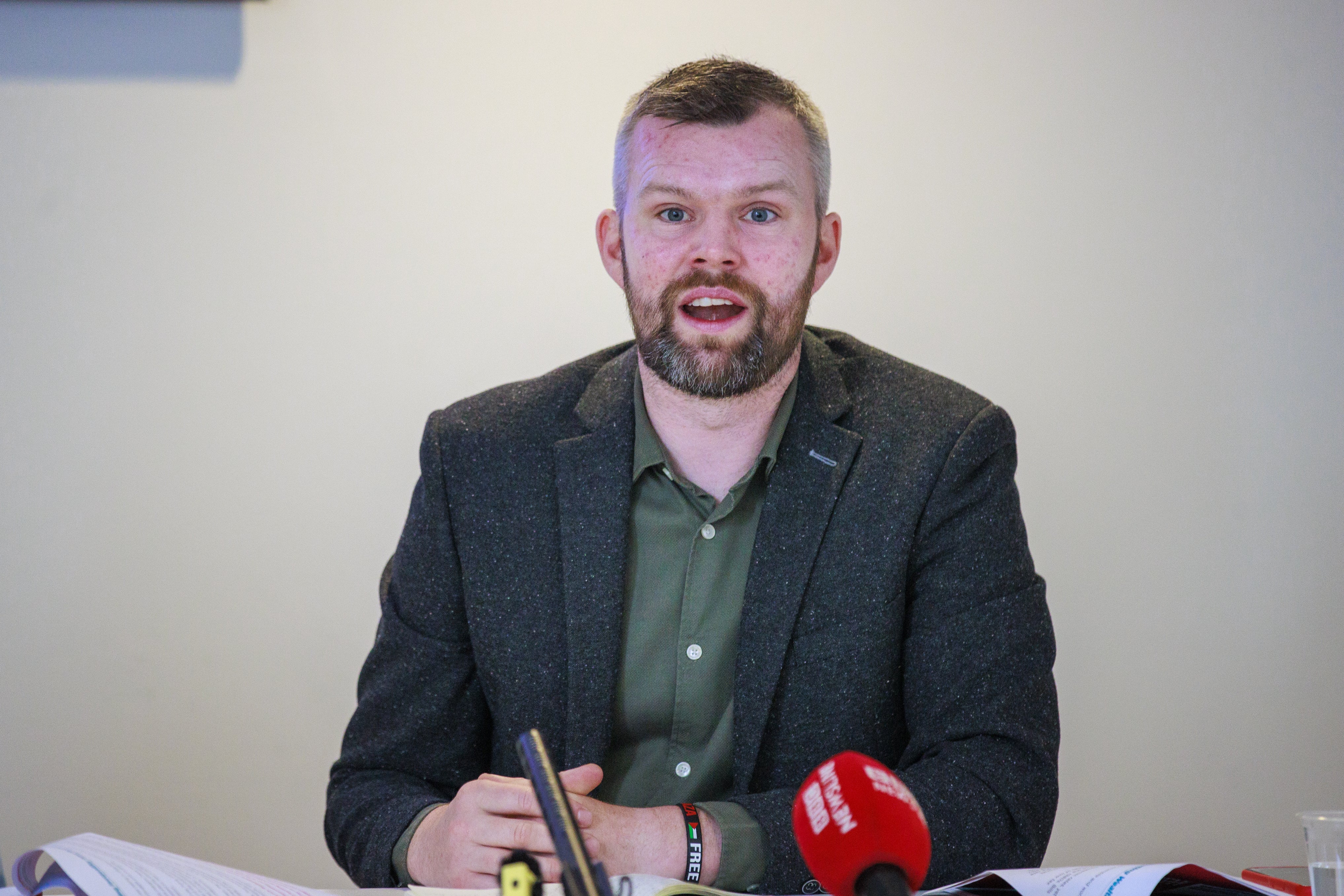 Bill to establish independent board for MLA pay moves a step closer ...