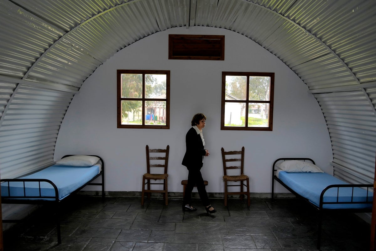 Descendants of Holocaust survivors mark 76th anniversary of internment ...