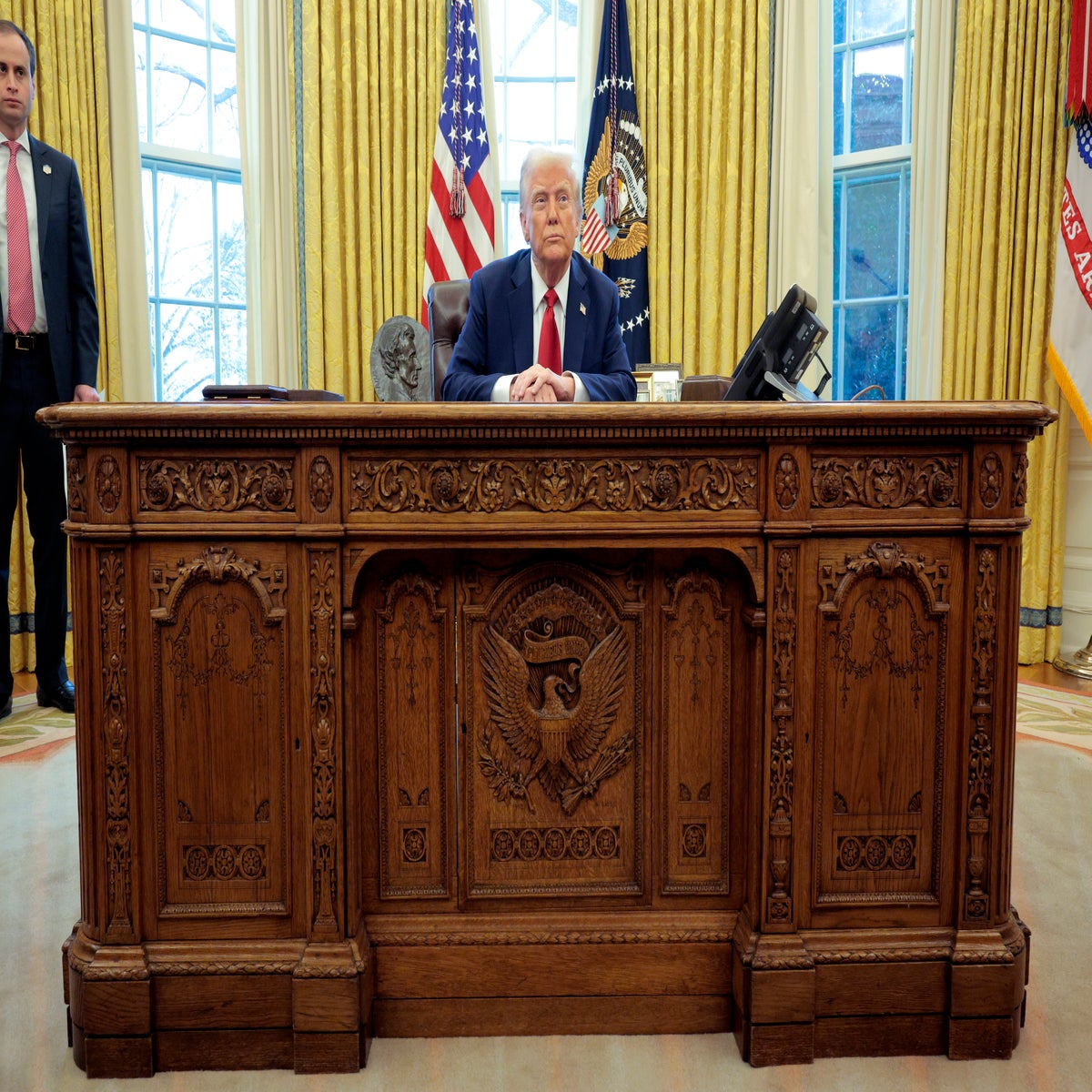 Inside White House Oval Office