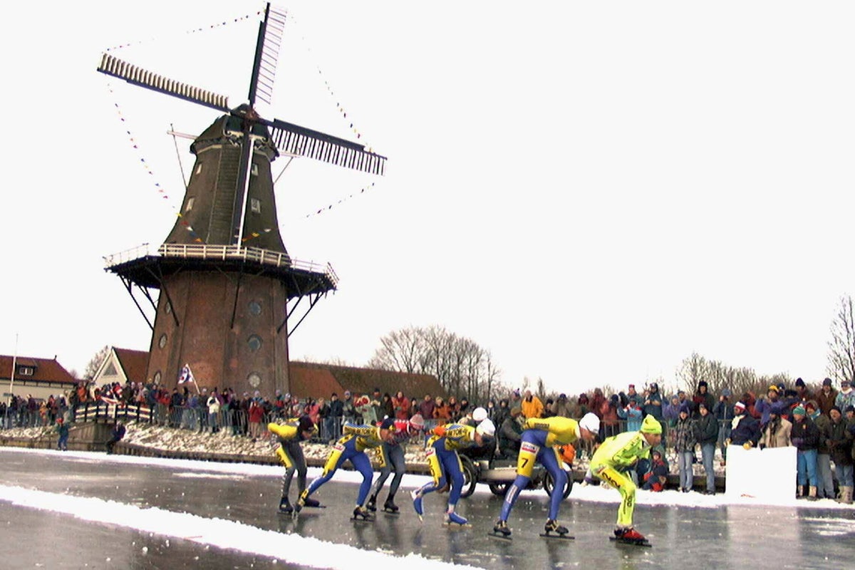 Iconic Dutch skating race on thin ice as fans forced to watch rerun | The Independent