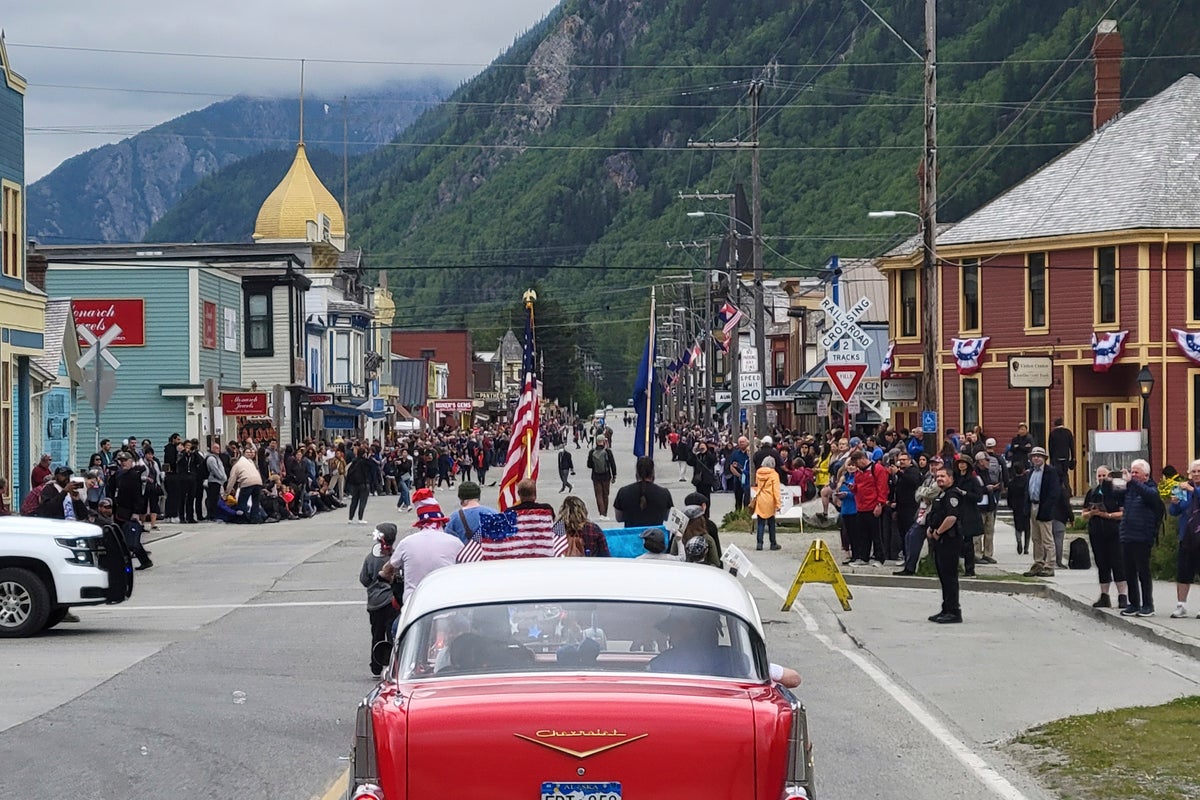 Trump’s tariffs alarm residents of US-Canada border towns | The Independent