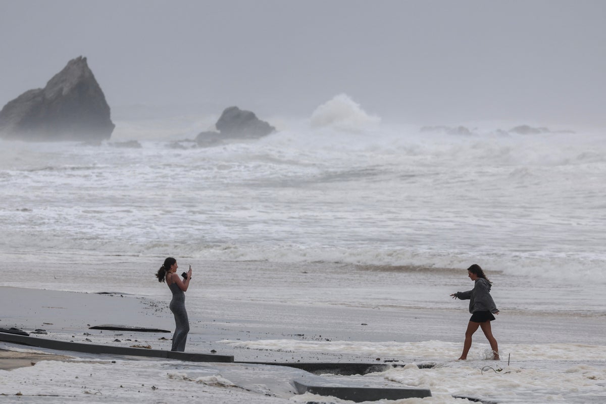 Cyclone Alfred latest: Storm already ‘packing a punch’ as 70k without ... Cyclone Alfred latest: Storm already ‘packing a punch’ as 70k without ...