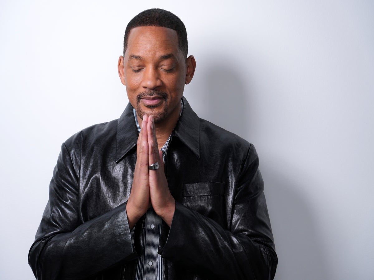 Will Smith Ears Pinned Back Will Smith Makes First Awards Show