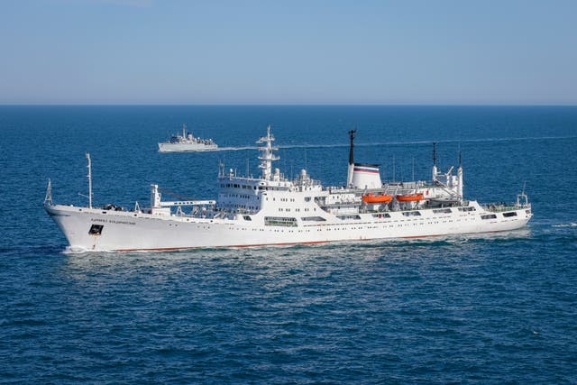 Royal Navy shadows three Russian ships through English Channel | The ...