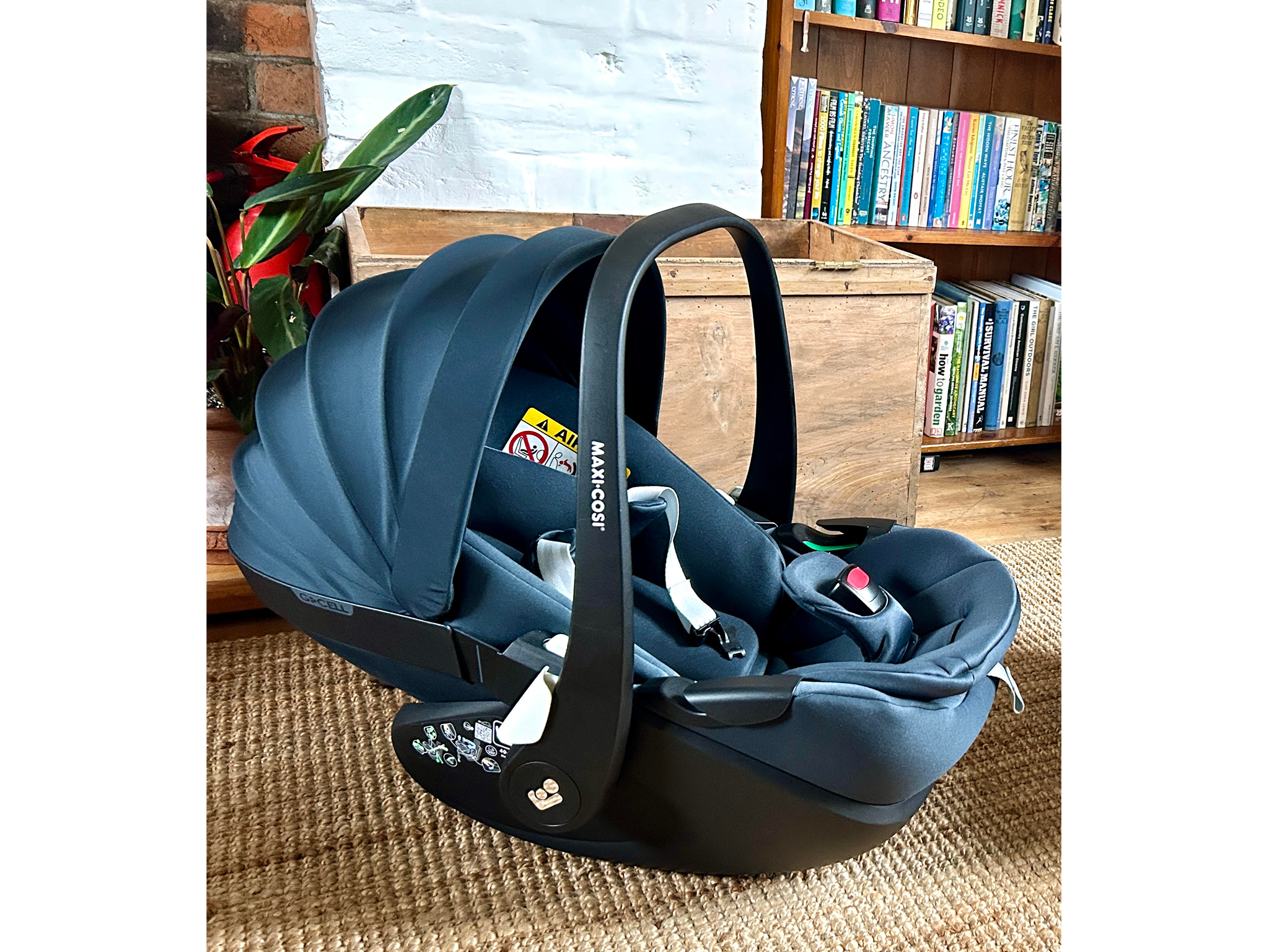 Parents urged to stop using popular baby car seat immediately as recall ...