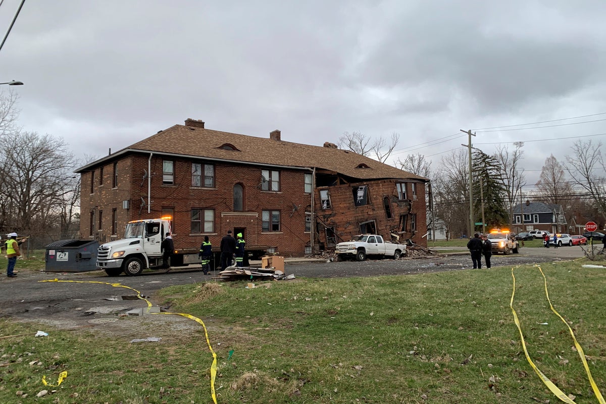 A dozen people injured after apartment explodes in Detroit | The ...