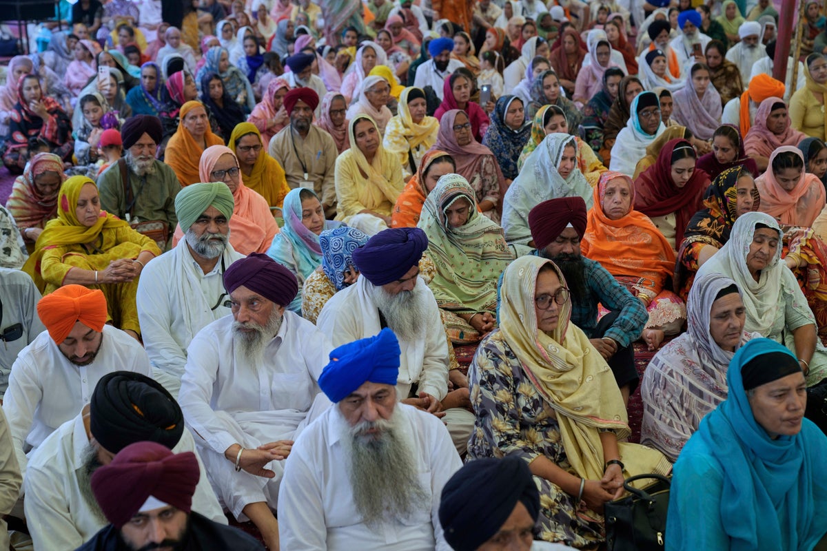 Thousands of Sikh pilgrims visit Pakistan to celebrate Vaisakhi ...