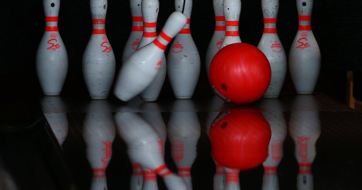 strike bowling signification