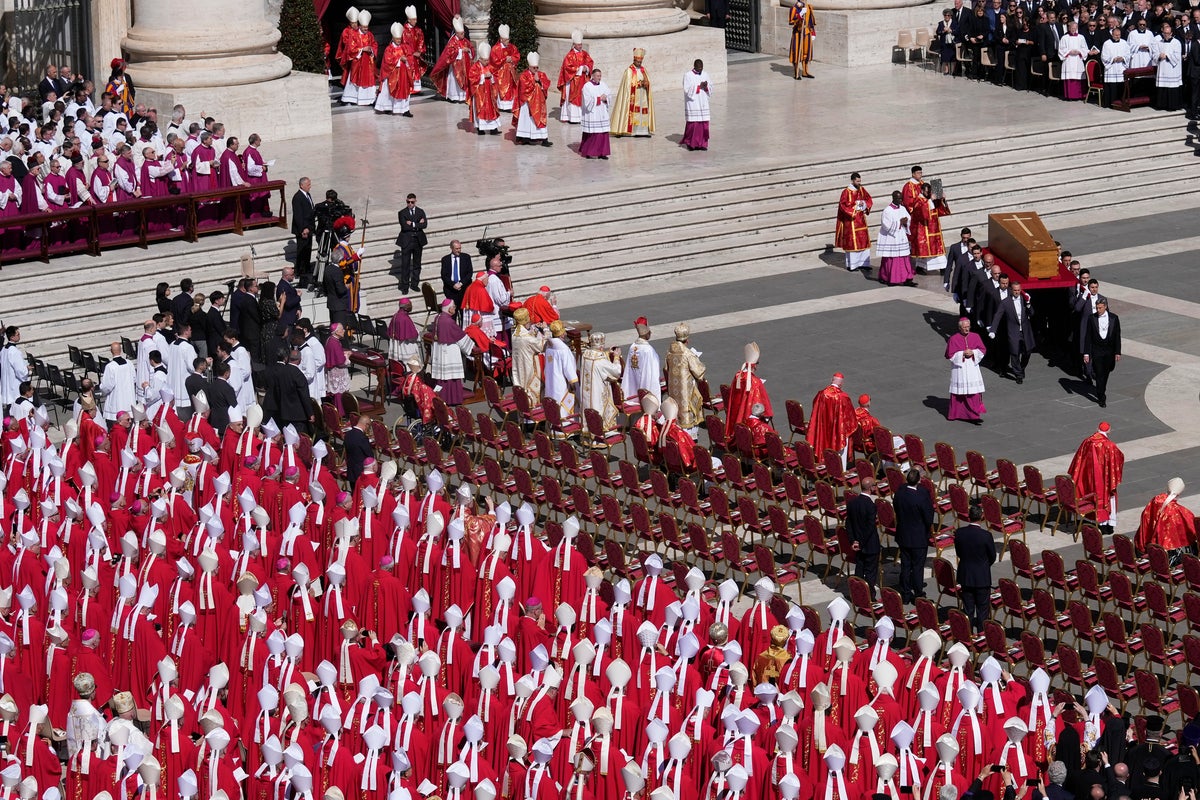 PHOTO COLLECTION: Vatican Pope Funeral Top Photos of the Day | The ...