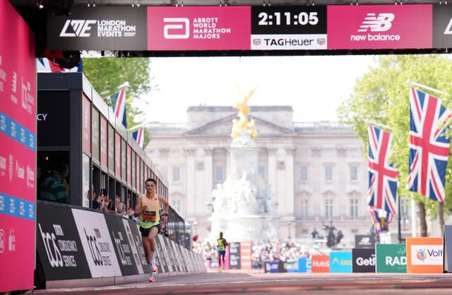London Marathon results 2025: Sabastian Sawe wins men’s race as Tigst ...