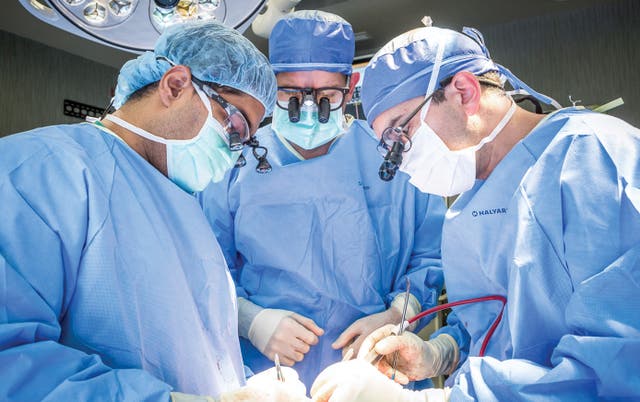 He received the gift of someone else’s face in a 56-hour surgery. What ...