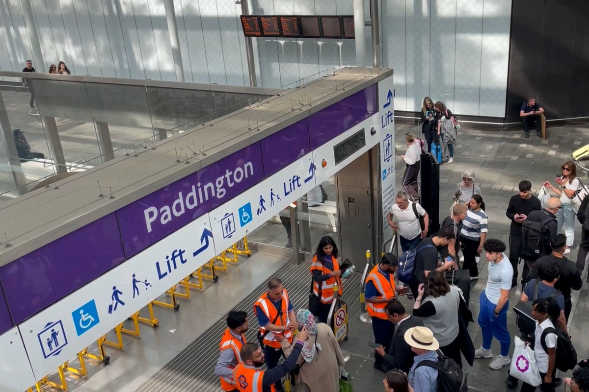 Cable fault causes London Underground disruption and fire | The Independent