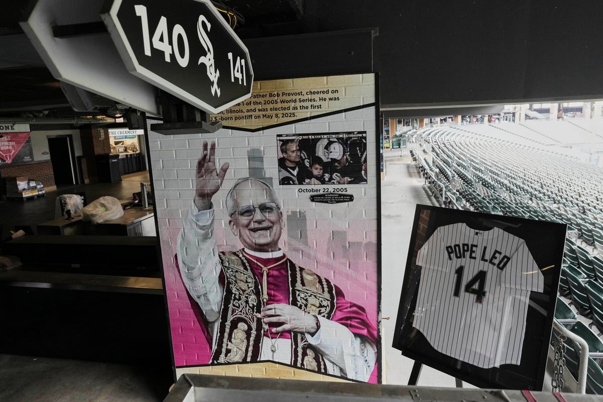 White Sox unveil a graphic installation honoring Pope Leo XIV and his ...