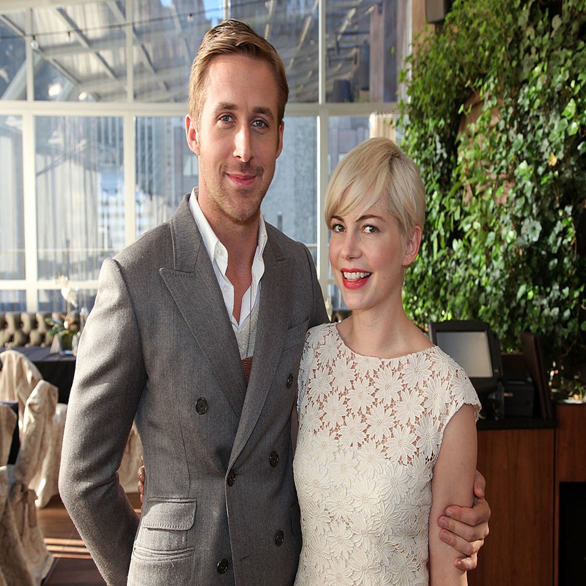 Ryan Gosling Michelle Williams Iris W He Looks SO GOOD! #ryangosling