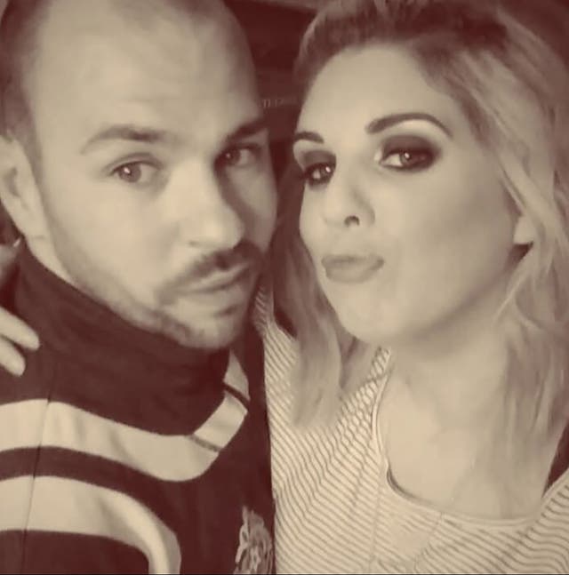 Woman went through menopause at age 15 after being born without ovaries ...