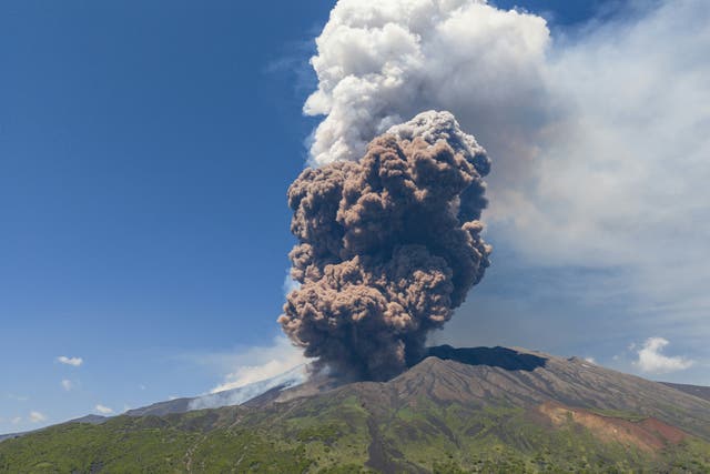 Mount Etna eruption mapped: How often does Italy’s ‘Lady of the Rings ...