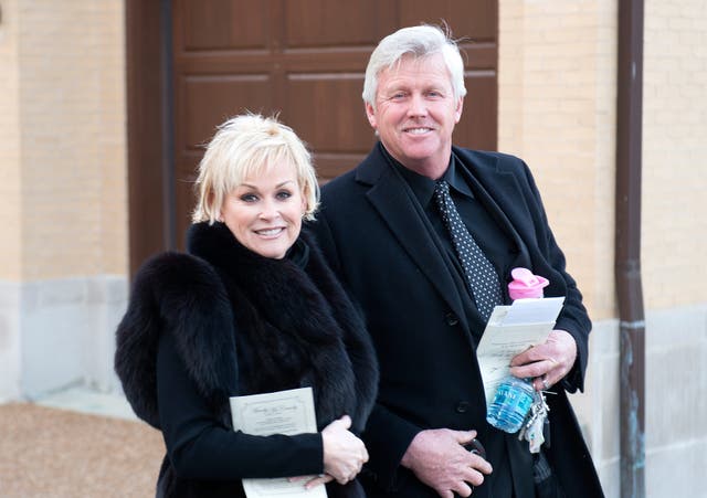 Country star Lorrie Morgan ‘devastated’ after sixth husband dies of ...