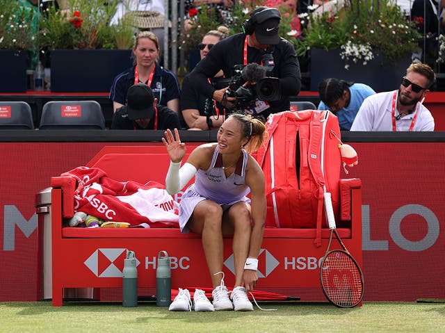 Raducanu vs Zheng live: Queen’s Club tennis scores | The Independent