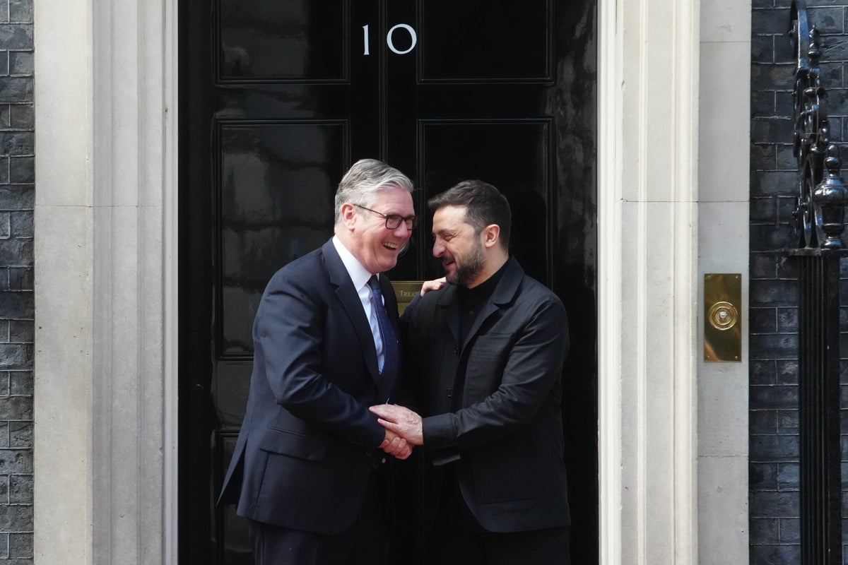 Zelensky’s message to UK as he meets soldiers | The Independent