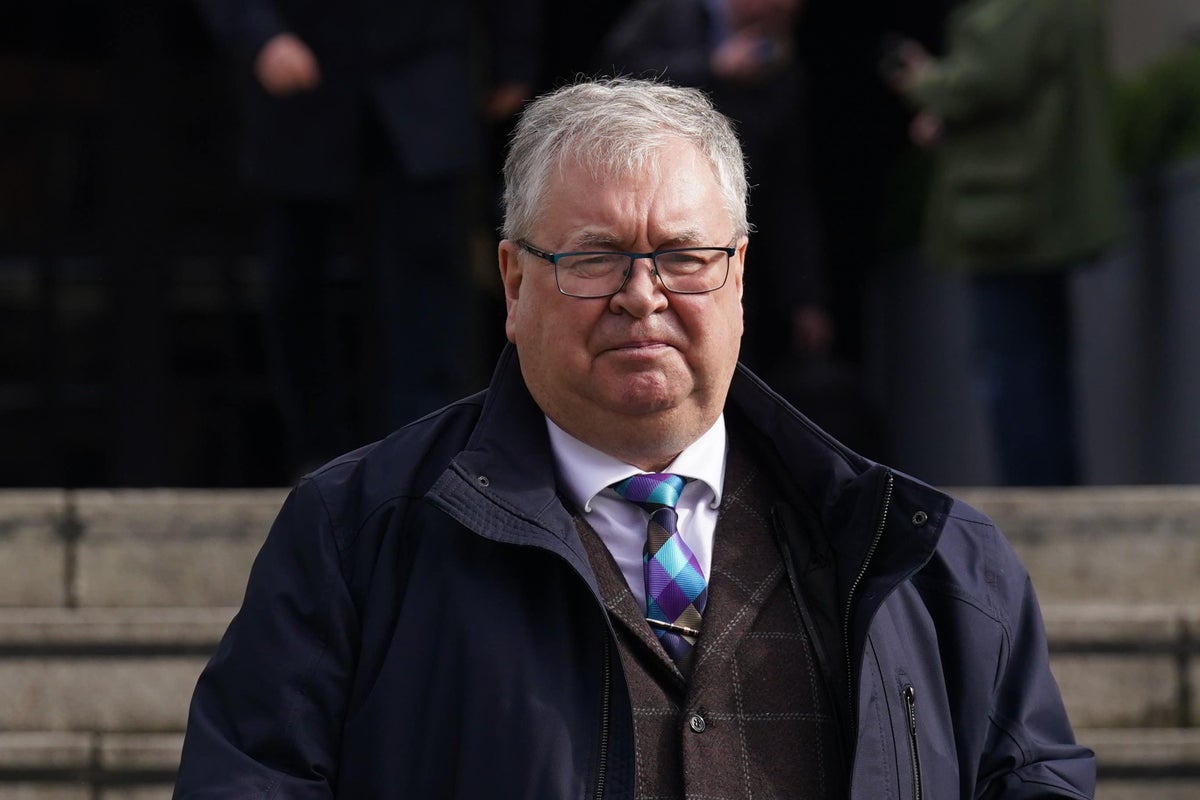 RTE legend Joe Duffy praises callers as he presents his final Liveline ...