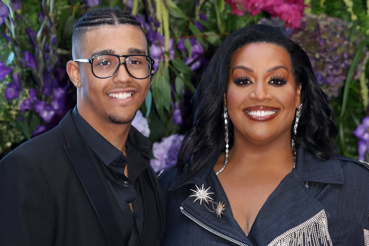 Alison Hammond and son in stitches on Gogglebox over Glastonbury clip ...