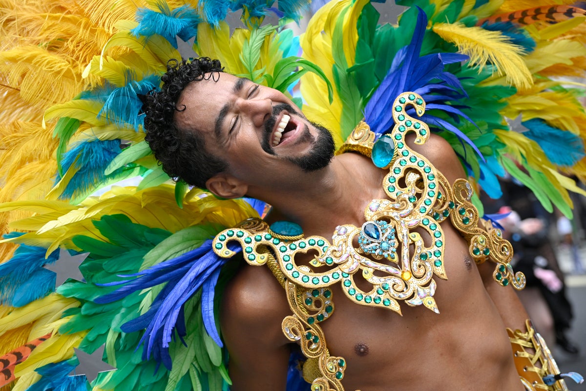 Ale zambelli fap as soon as I arrived, the door slowly