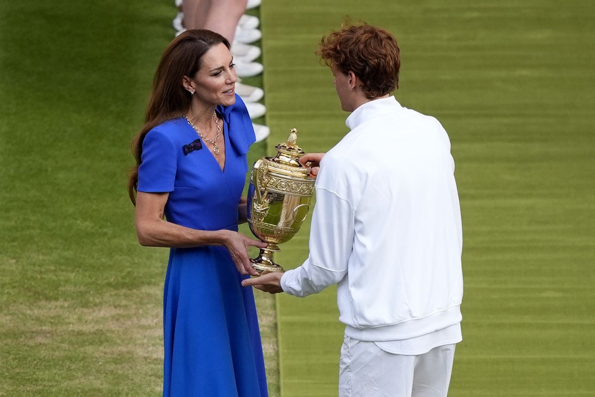 Kate presents Wimbledon men’s trophy on Centre Court | The Independent