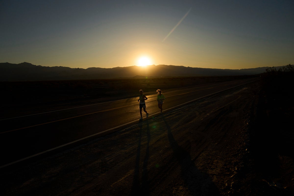 Photos show Danny Westergaard run the Badwater 135 through Death Valley ...