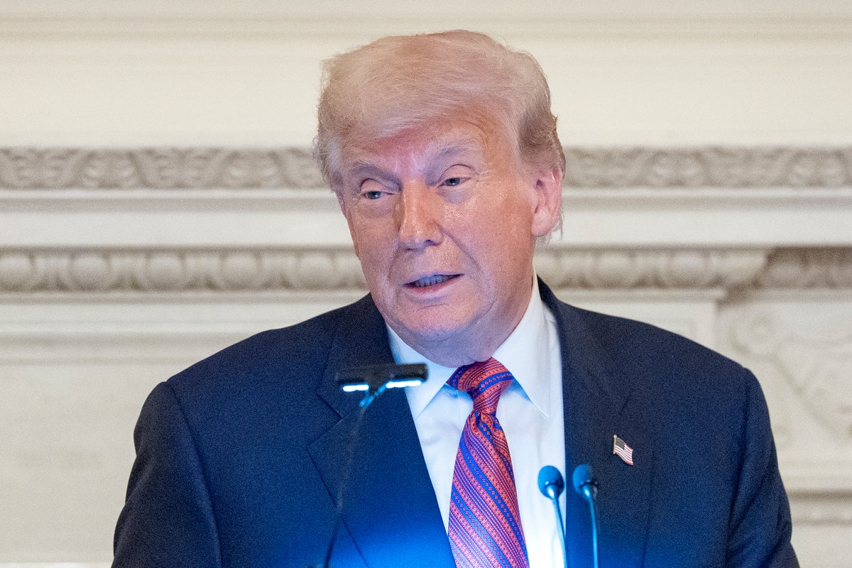 Trump calls on two NFL teams to change their names | The Independent