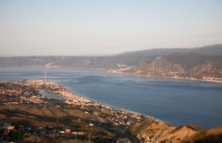Huge bridge project that will connect Sicily to mainland Italy to get ...
